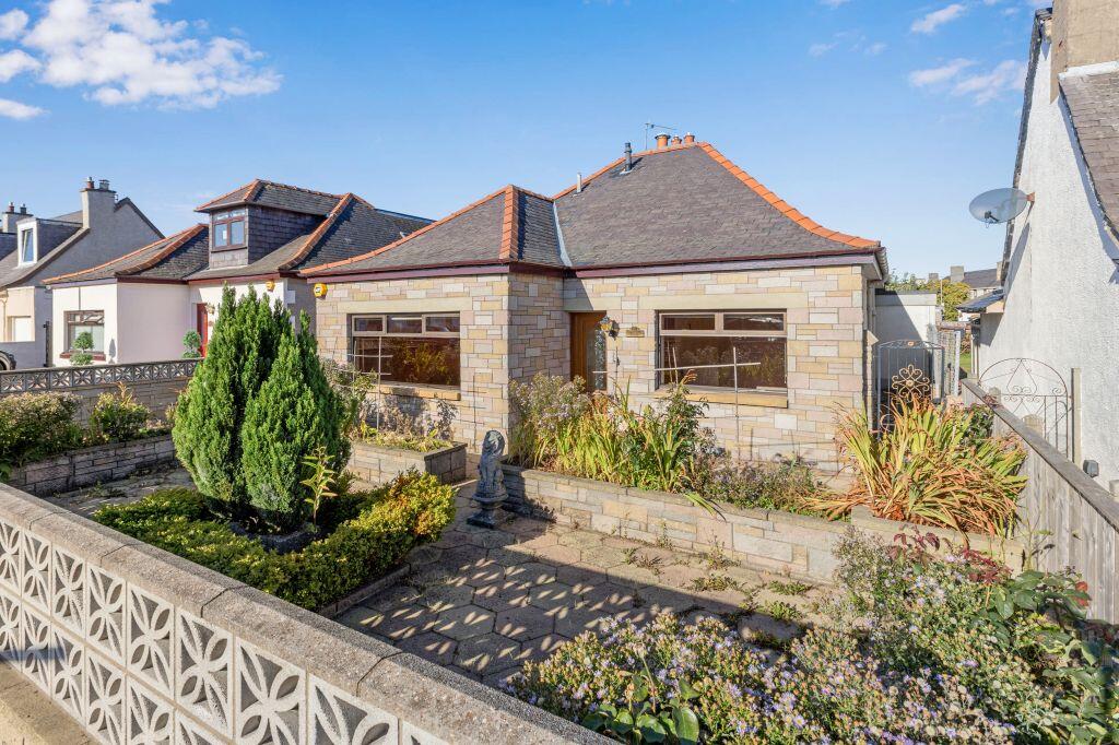 3 bedroom detached house for sale in 69 Craigentinny Avenue ...