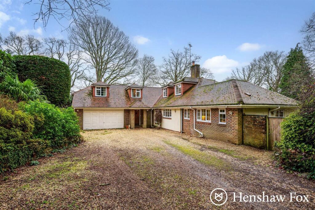 4 bedroom detached house for sale in Straight Mile, Ampfield, Romsey ...