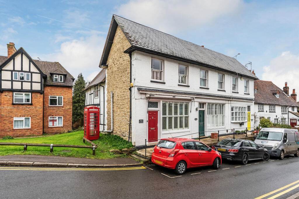 4 bedroom end of terrace house for sale in High Street, Oxted, Surrey, RH8