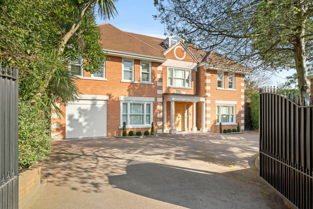 6 bedroom house for sale in Warren Road, Coombe, Kingston upon Thames ...