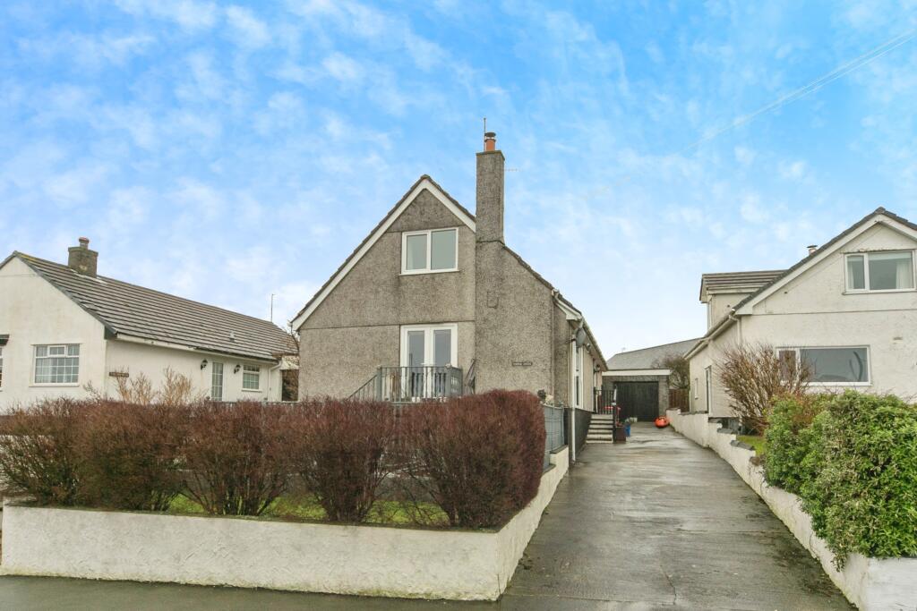 4 bedroom detached house for sale in Rhydwyn, Holyhead, Isle of ...