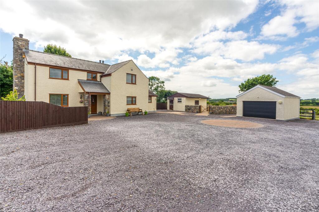 3 bedroom detached house for sale in Brynsiencyn, Llanfairpwll, Sir ...