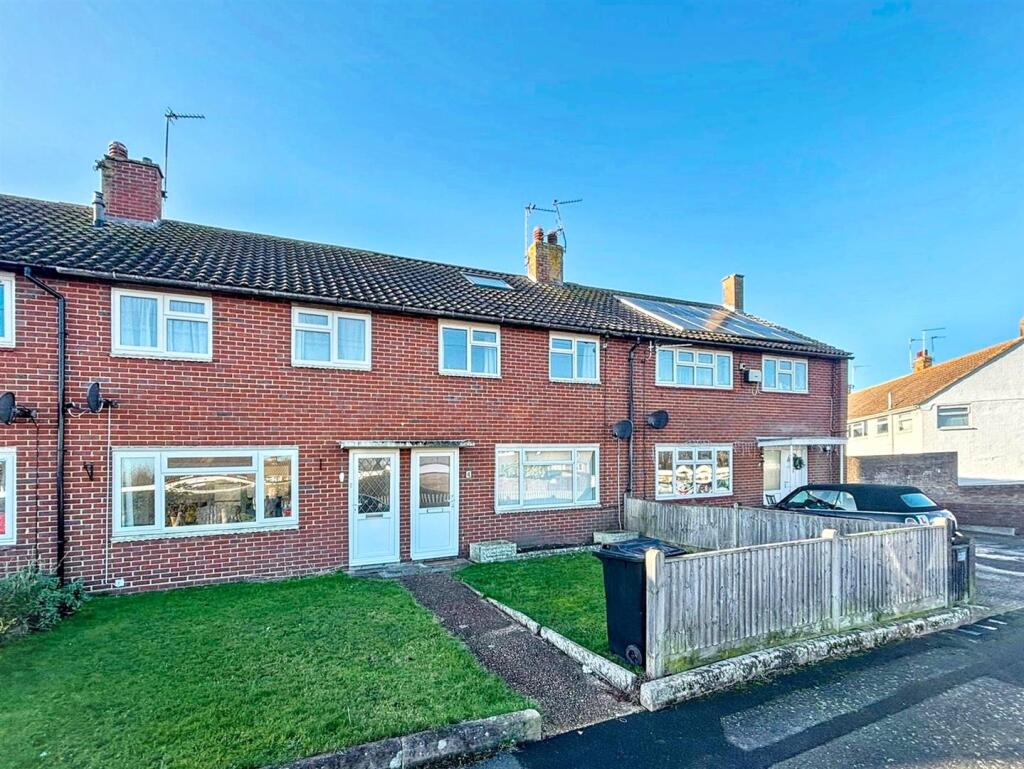 4 bedroom terraced house for sale in Otham Road, Eastbourne, BN22