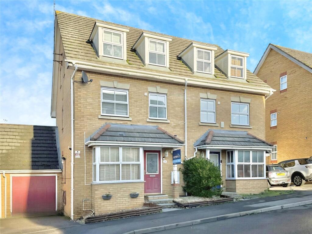 5 bedroom semi-detached house for sale in Boole Heights, Bracknell ...