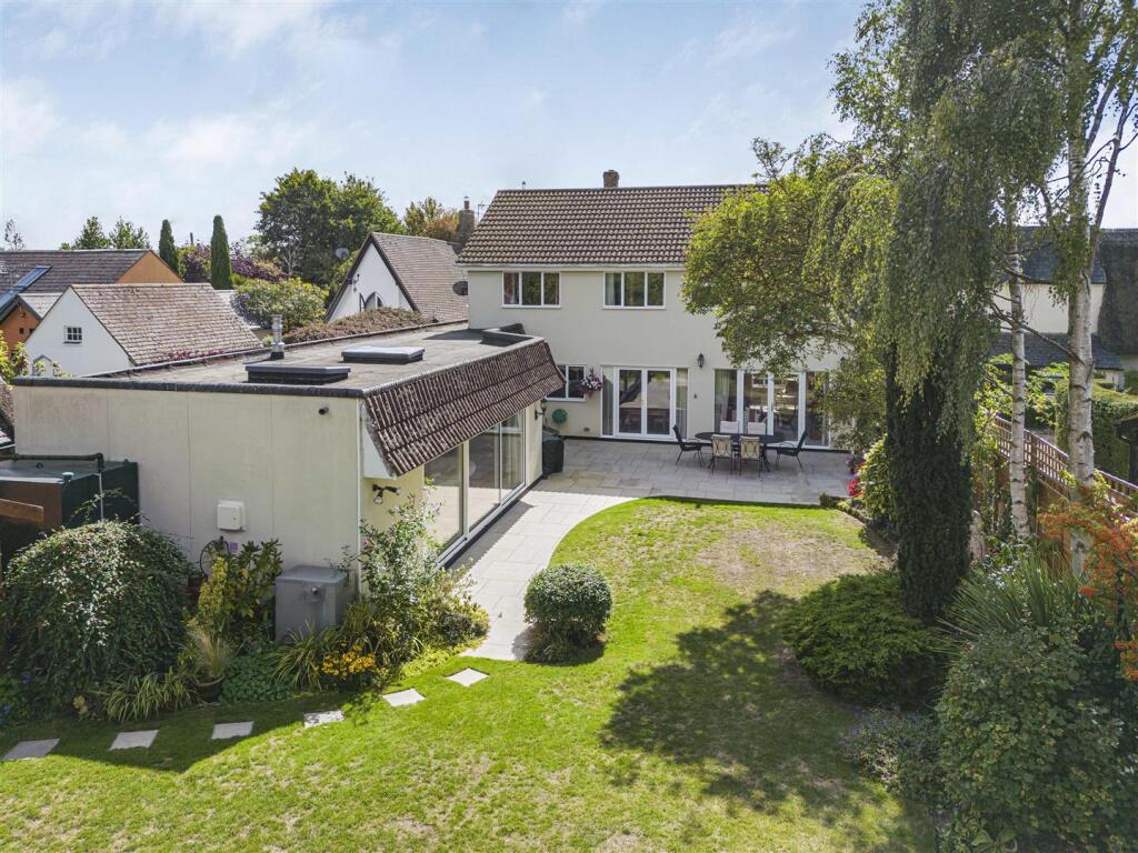4 bedroom detached house for sale in High Street, Orwell, Royston, SG8