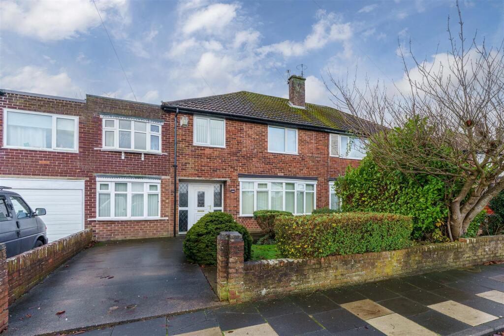 6 bedroom semi-detached house for sale in **HMO INVESTMENT** Regent ...