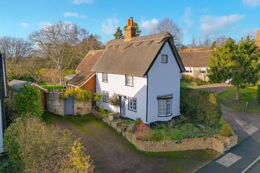 3 bedroom detached house for sale in Ermine Street, Caxton, Cambridge ...