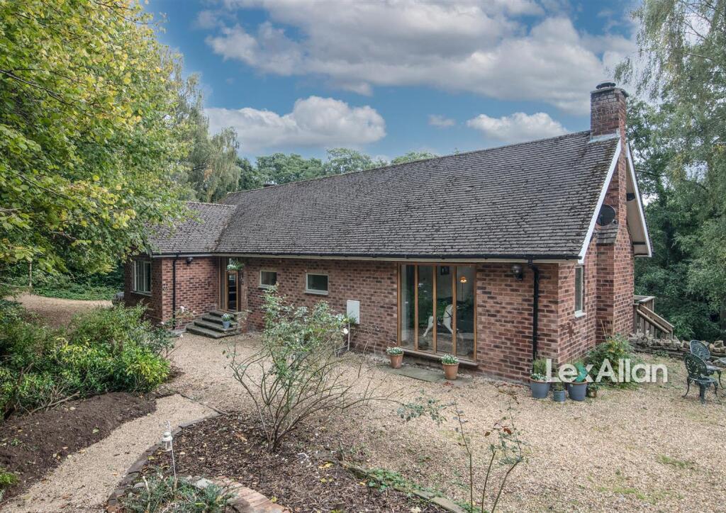 3 bedroom detached bungalow for sale in Churchill Lane, Blakedown ...