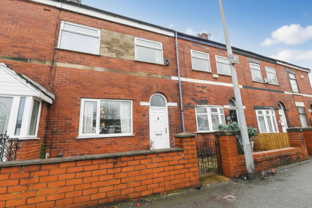3 bedroom terraced house for sale in Swinton Hall Road, Swinton, M27