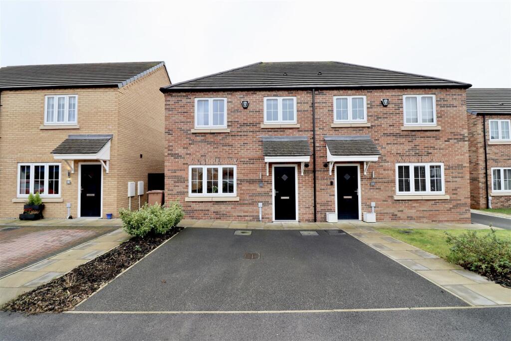 3 bedroom semi-detached house for sale in Hackney Chase, Pocklington ...