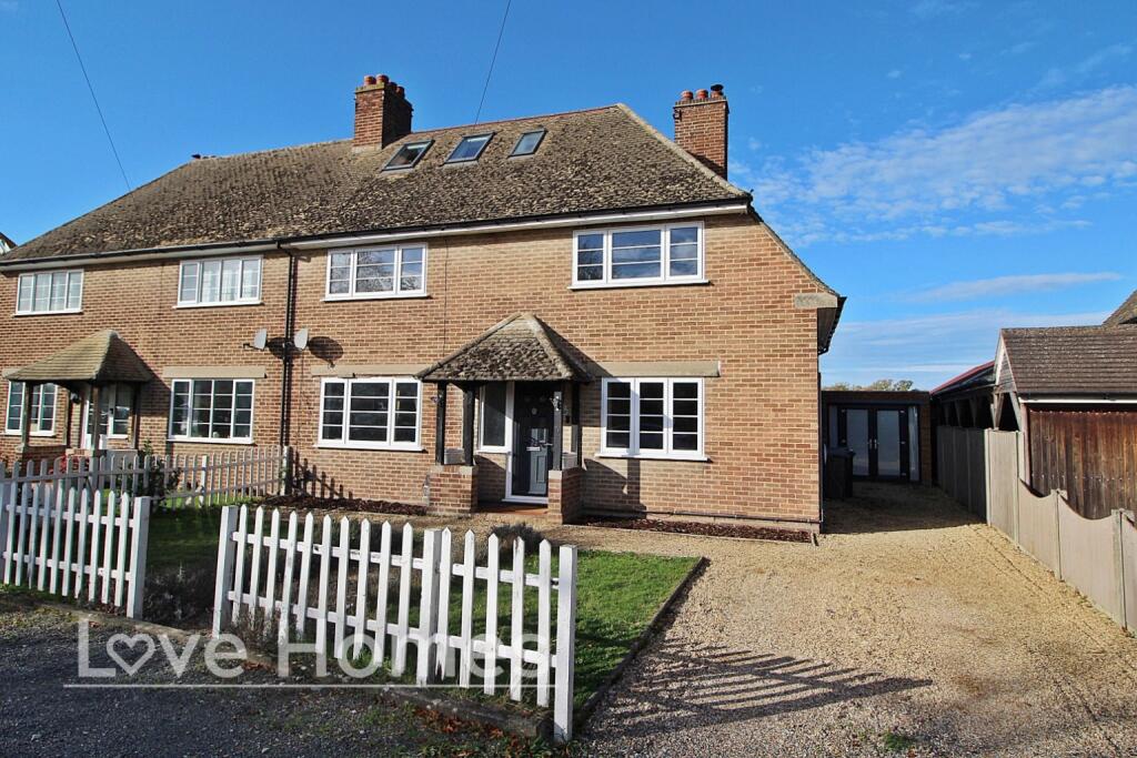 4 bedroom semi-detached house for sale in Manor Close, Westoning, MK45