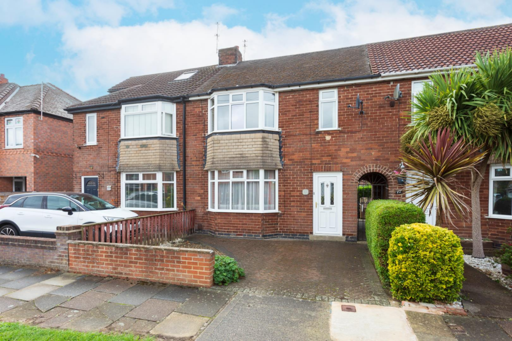 3 bedroom terraced house for sale in Queenswood Grove, York, YO24