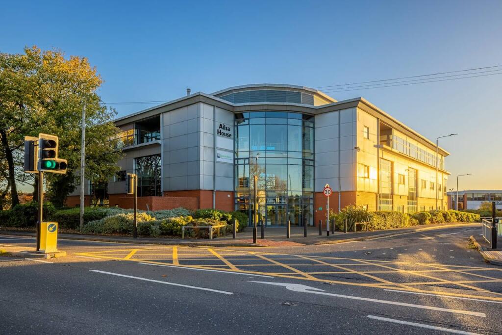 Office to lease in Ailsa House, Turnberry Park Road, Leeds, LS27 7LE, LS27