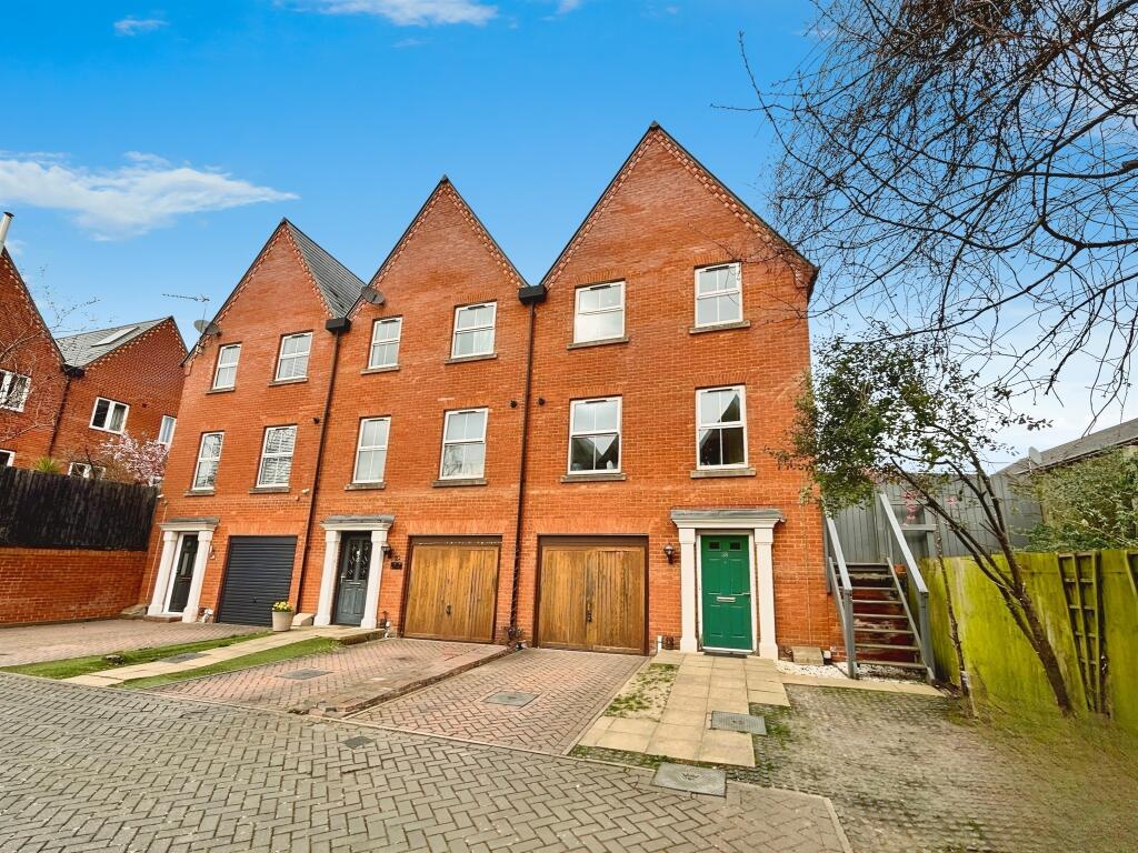 3 bedroom town house for sale in Hawes Street, Ipswich, IP2