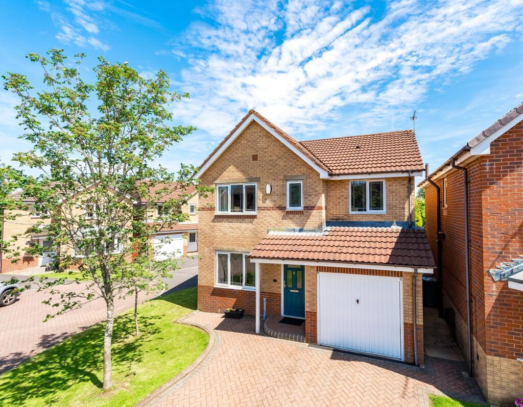 4 bedroom detached house for sale in Hawes Close, Tottington, BL8