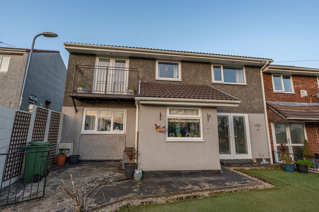 4 bedroom semi-detached house for sale in Wimbourne Rise, Pontnewydd, NP44
