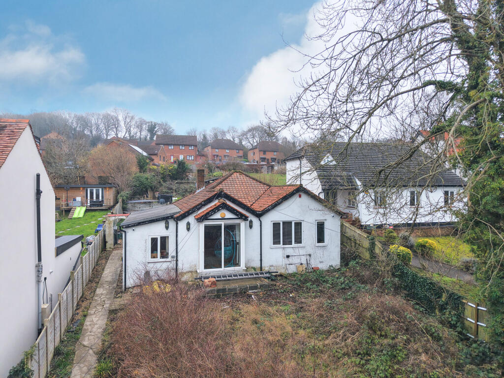 4 bedroom detached bungalow for sale in Coningsby Road, High Wycombe ...