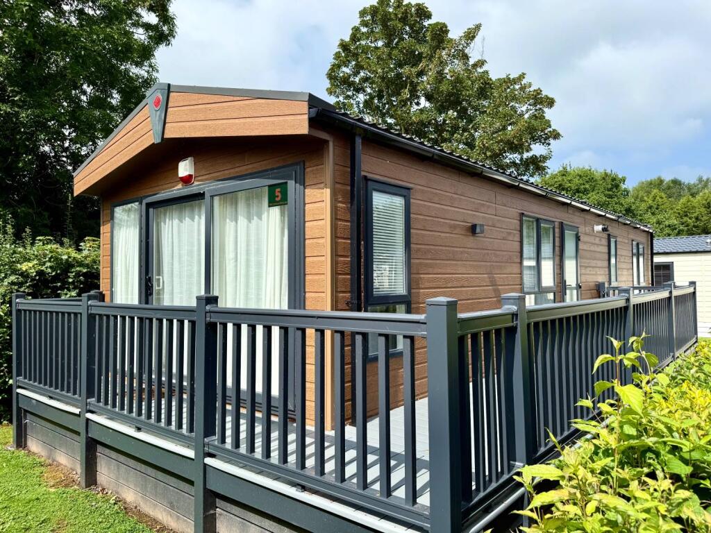 2 bedroom caravan for sale in Dog lane, Tarporley, CW6 0RP, CW6