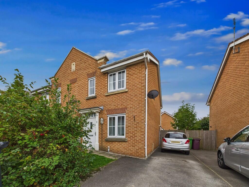 3 bedroom semi-detached house for sale in North Wingfield, Chesterfield ...