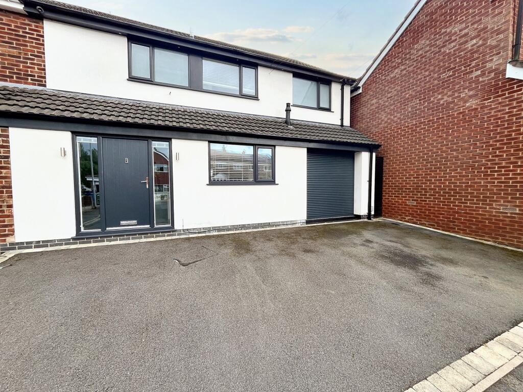 4 bedroom semi-detached house for sale in Alkrington Close, Bury, BL9