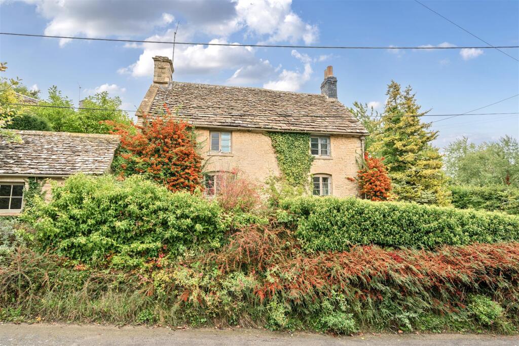 2 bedroom detached house for sale in Upper End, Fulbrook, Burford, OX18