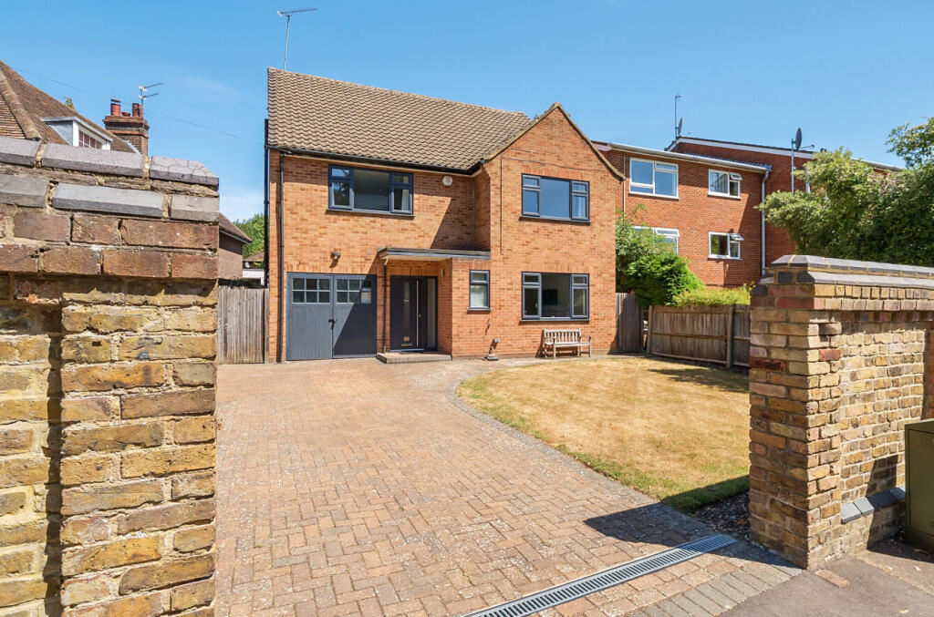 4 bedroom detached house for sale in Park Road, Nascot Wood, Watford ...