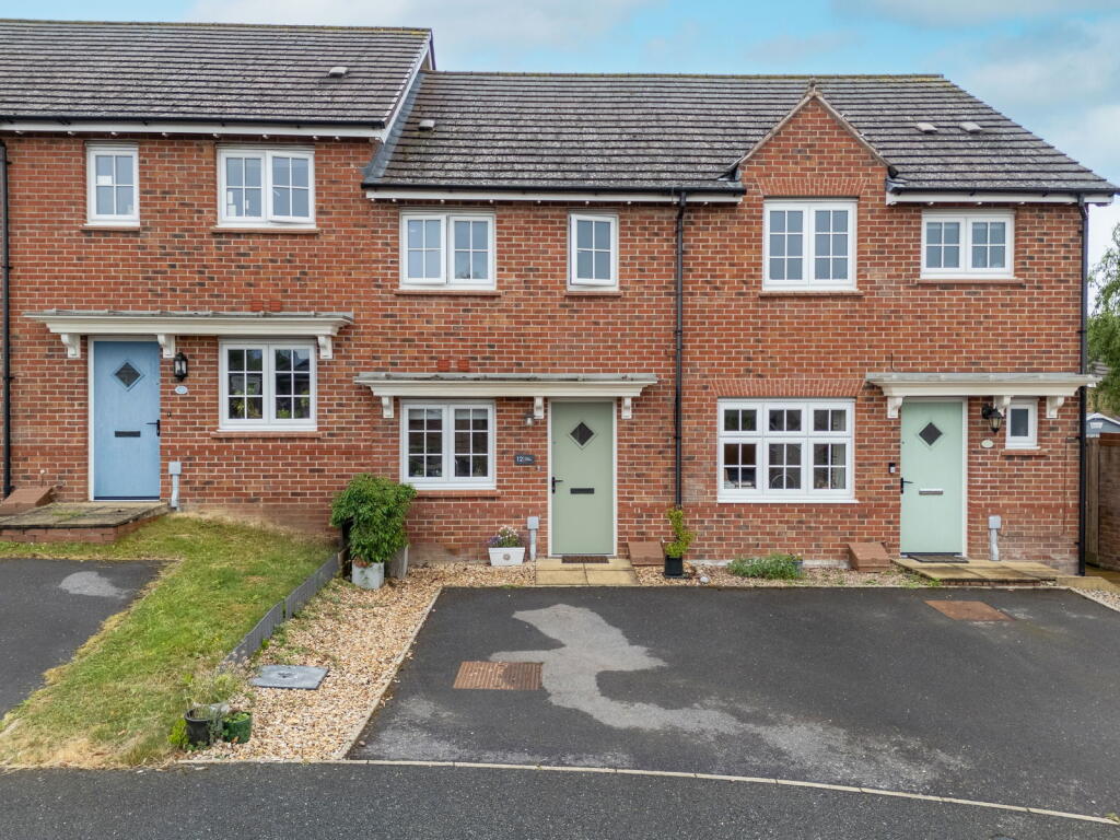 2 bedroom terraced house for sale in Whites Crescent, Market Harborough ...