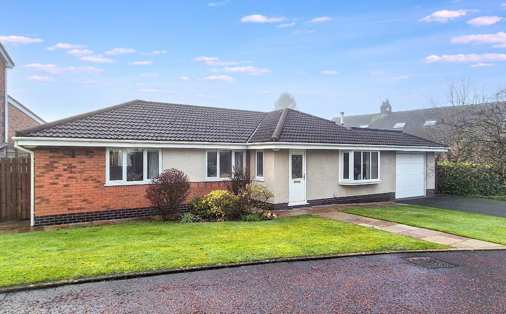 3 bedroom bungalow for sale in Butts Grove, Clitheroe, BB7 2PJ, BB7