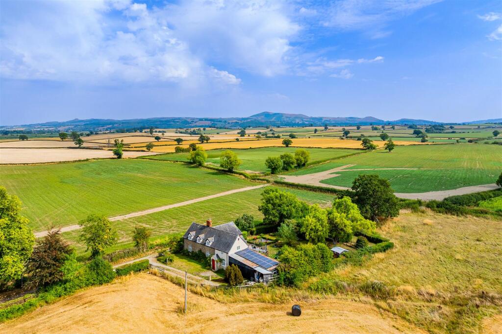 4 bedroom cottage for sale in Pound House, Forden, Welshpool, SY21 8NU ...