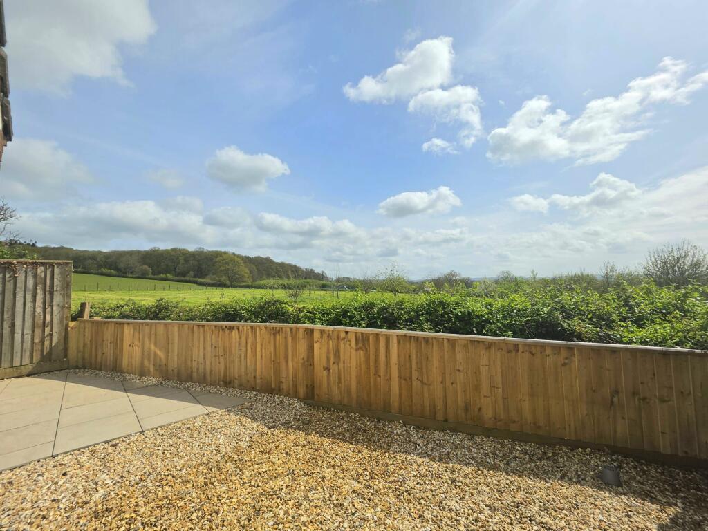 3 bedroom end of terrace house for sale in Longmeadow, Broadclyst ...