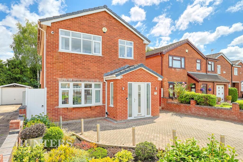 3 bedroom detached house for sale in The Fairway, New Moston ...