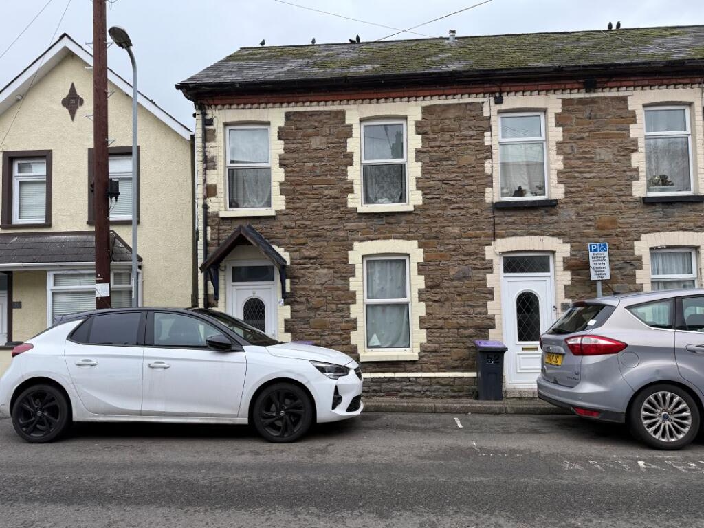 3 bedroom end of terrace house for sale in 51 Broad Street ...