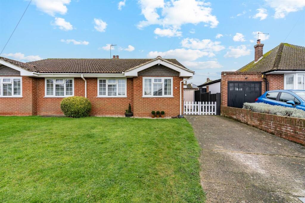 2 bedroom semi-detached bungalow for sale in Gordon Road, Whitstable, CT5