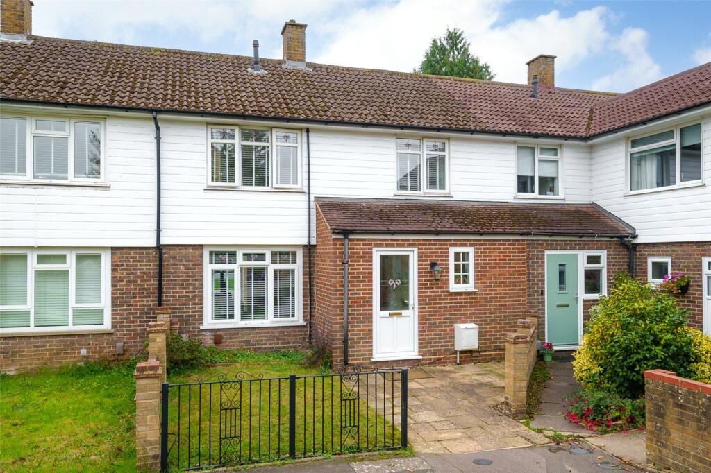 3 bedroom terraced house for sale in Clive Green, Bracknell, Berkshire ...