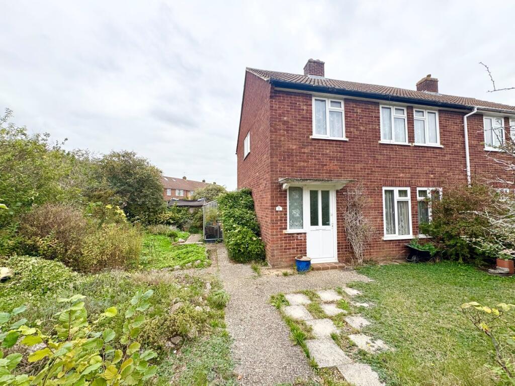 3 bedroom semi-detached house for sale in Grange Close, Guildford, GU2
