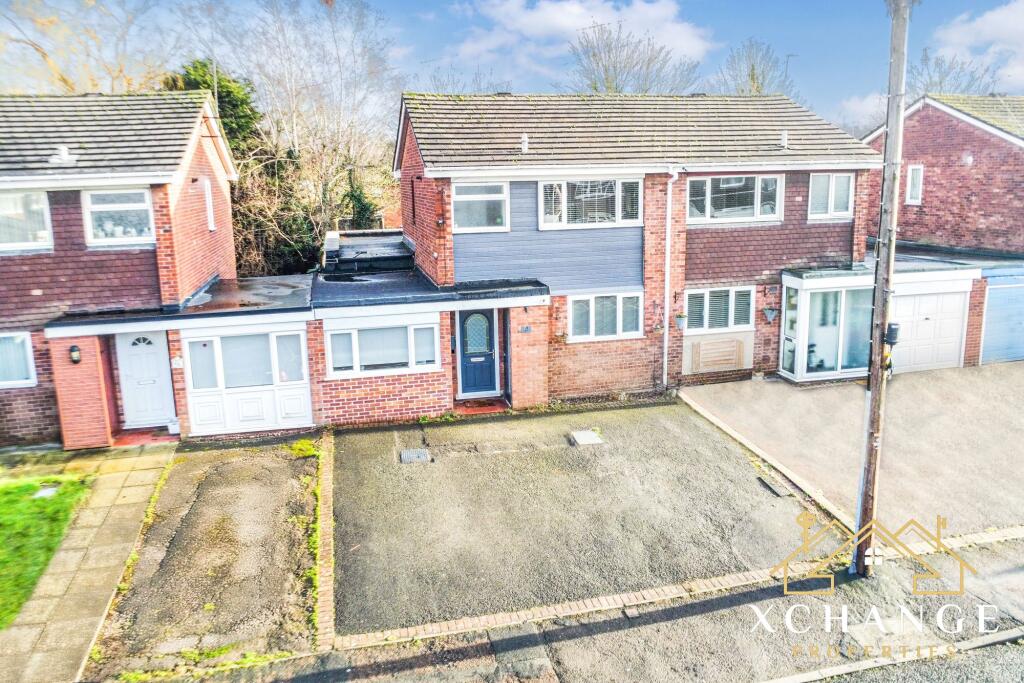 4 bedroom semi-detached house for sale in Portland Drive, Nuneaton, CV10