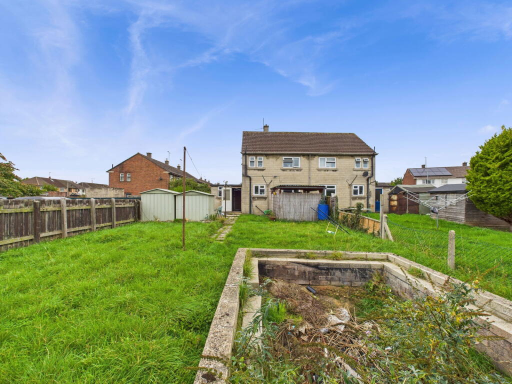 3 bedroom semi-detached house for sale in Stokes Croft, Calne, SN11 9AH ...