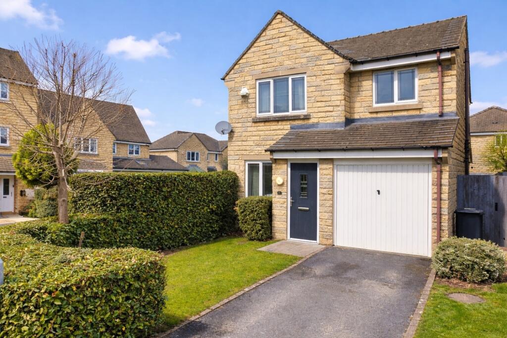3 bedroom detached house for sale in Birk Hey Close, Bailiff Bridge ...