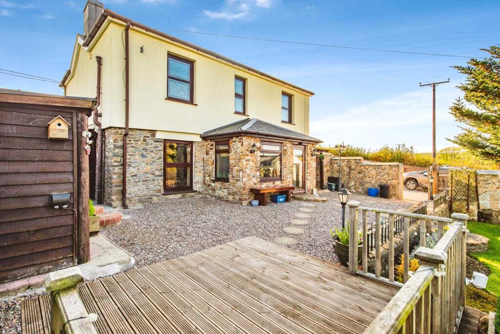 3 bedroom detached house for sale in Pencader, Carmarthenshire, SA39