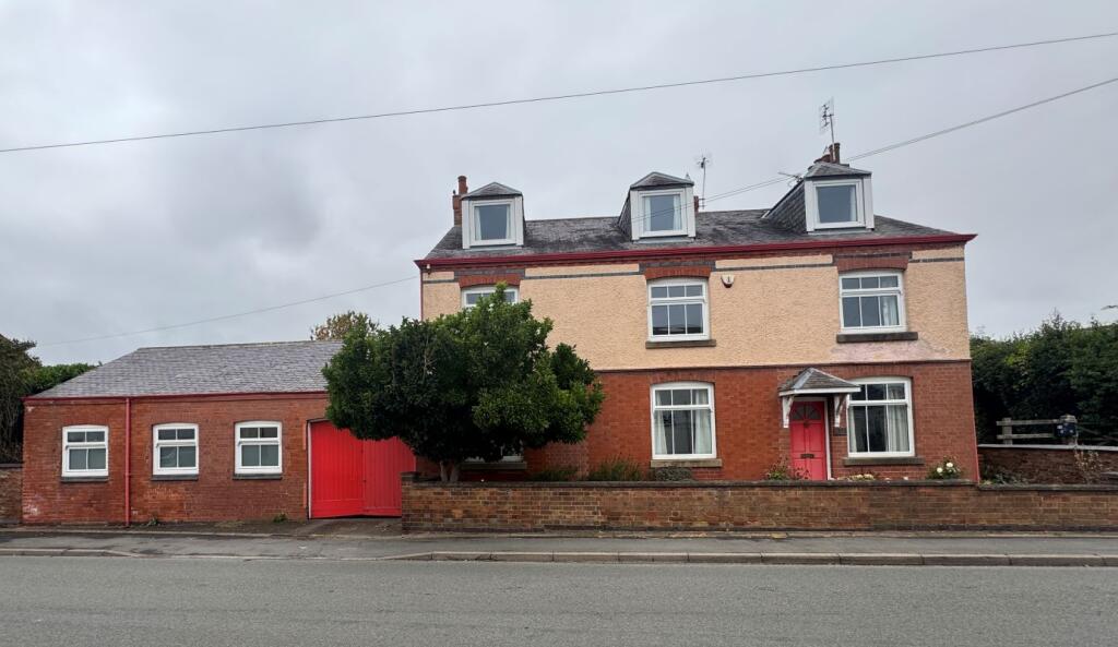 6 bedroom detached house for sale in 44 Main Street, Kilby ...