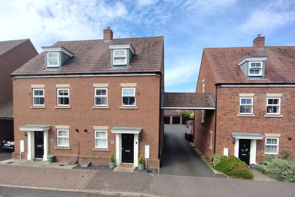 3 bedroom semi-detached house for sale in Shearwater Road, Aspen Park, HP3