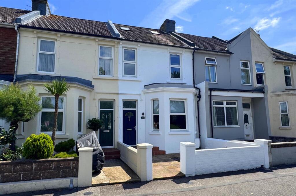 4 bedroom terraced house for sale in Seaside, Eastbourne, BN22