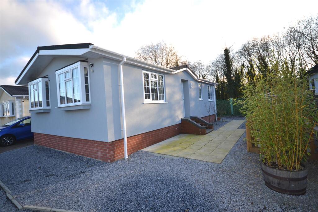 2 bedroom park home for sale in West Street, Whitland, SA34