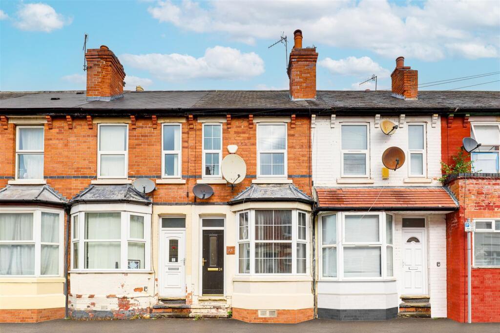 3 bedroom terraced house for sale in Brushfield Street, Nottingham, NG7