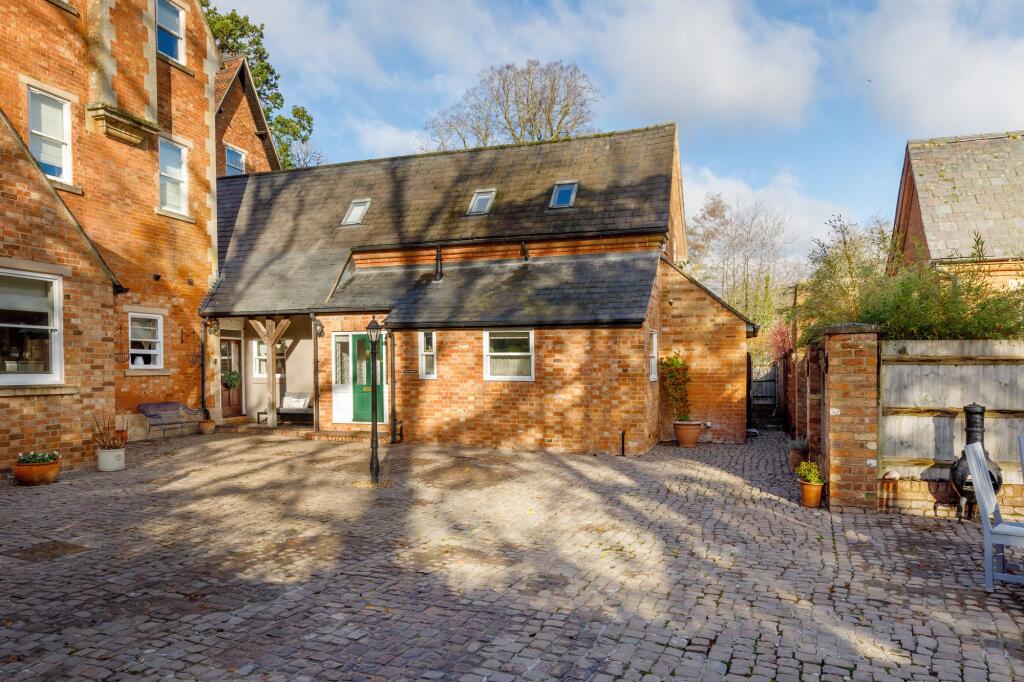 2 bedroom semi-detached house for sale in Eathorpe Park, Eathorpe ...
