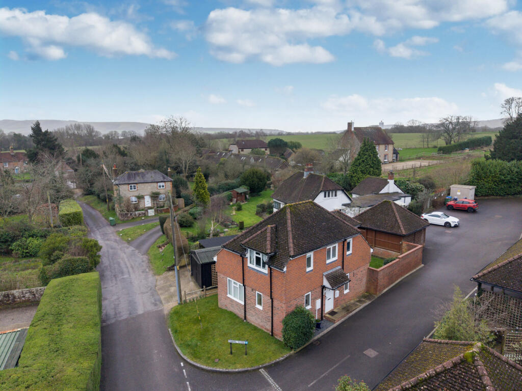 2 bedroom detached house for sale in Chapel Close, Watersfield, RH20