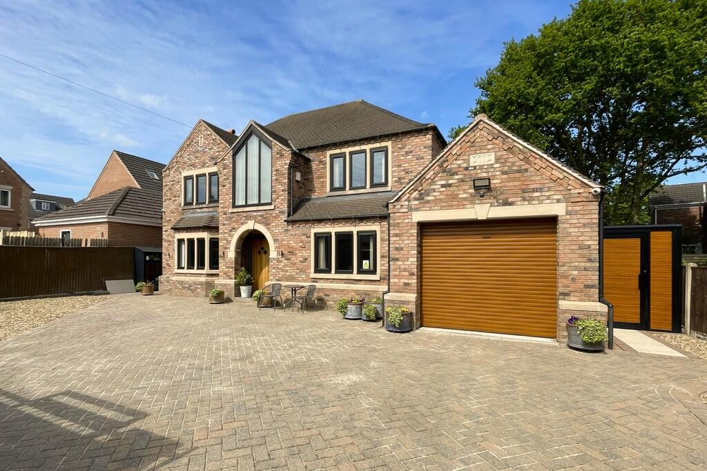 4 bedroom detached house for sale in Warnington Drive, Bessacarr ...