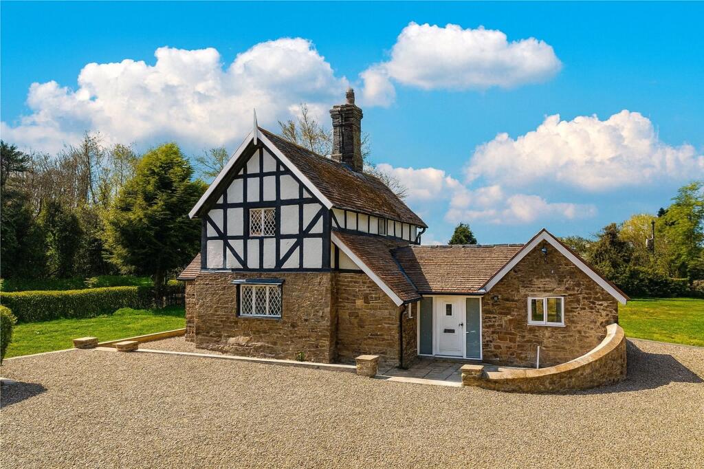 3 bedroom detached house for sale in Oak Tree Cottage, 16 Oldfield ...