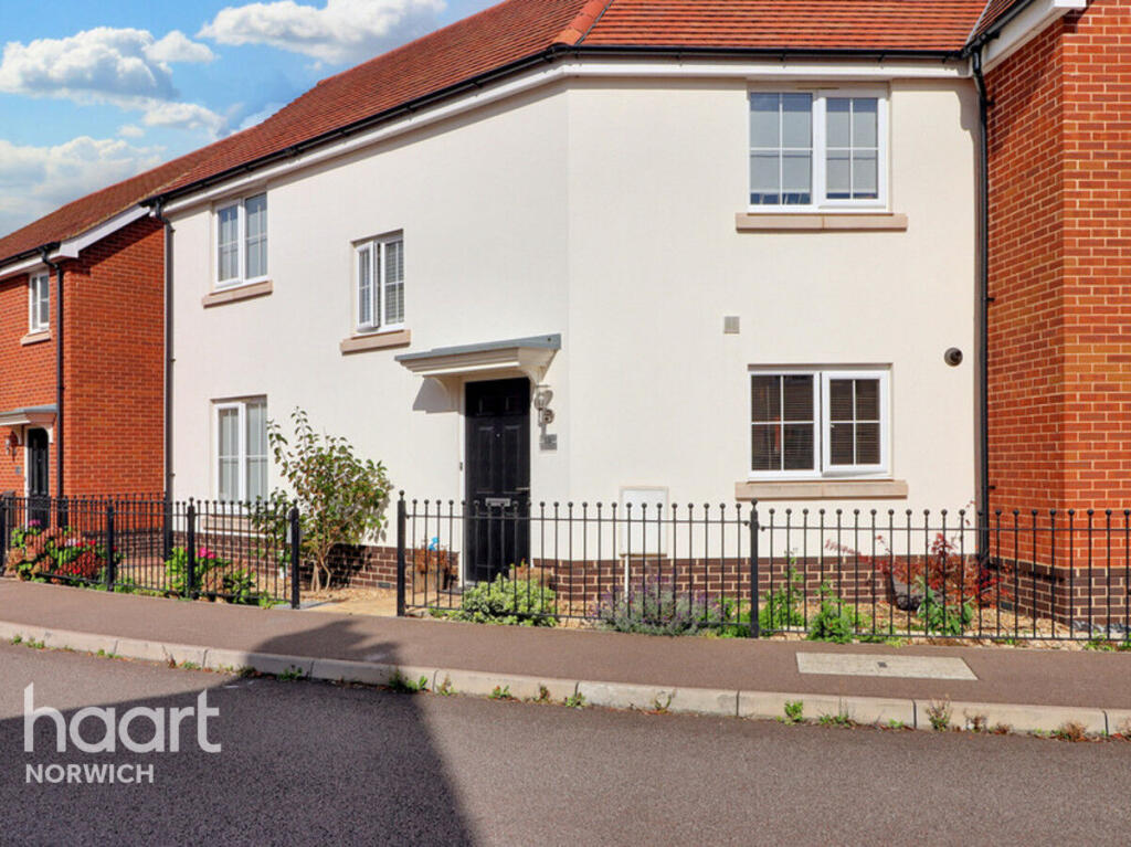 3 bedroom end of terrace house for sale in Randall Road, Norwich, NR7