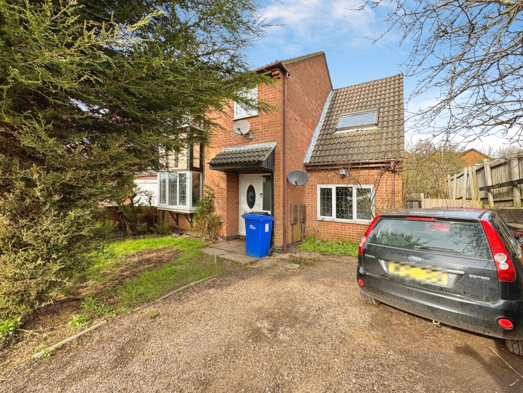 4 bedroom detached house for sale in Grasmere Close, Stapenhill, Burton ...